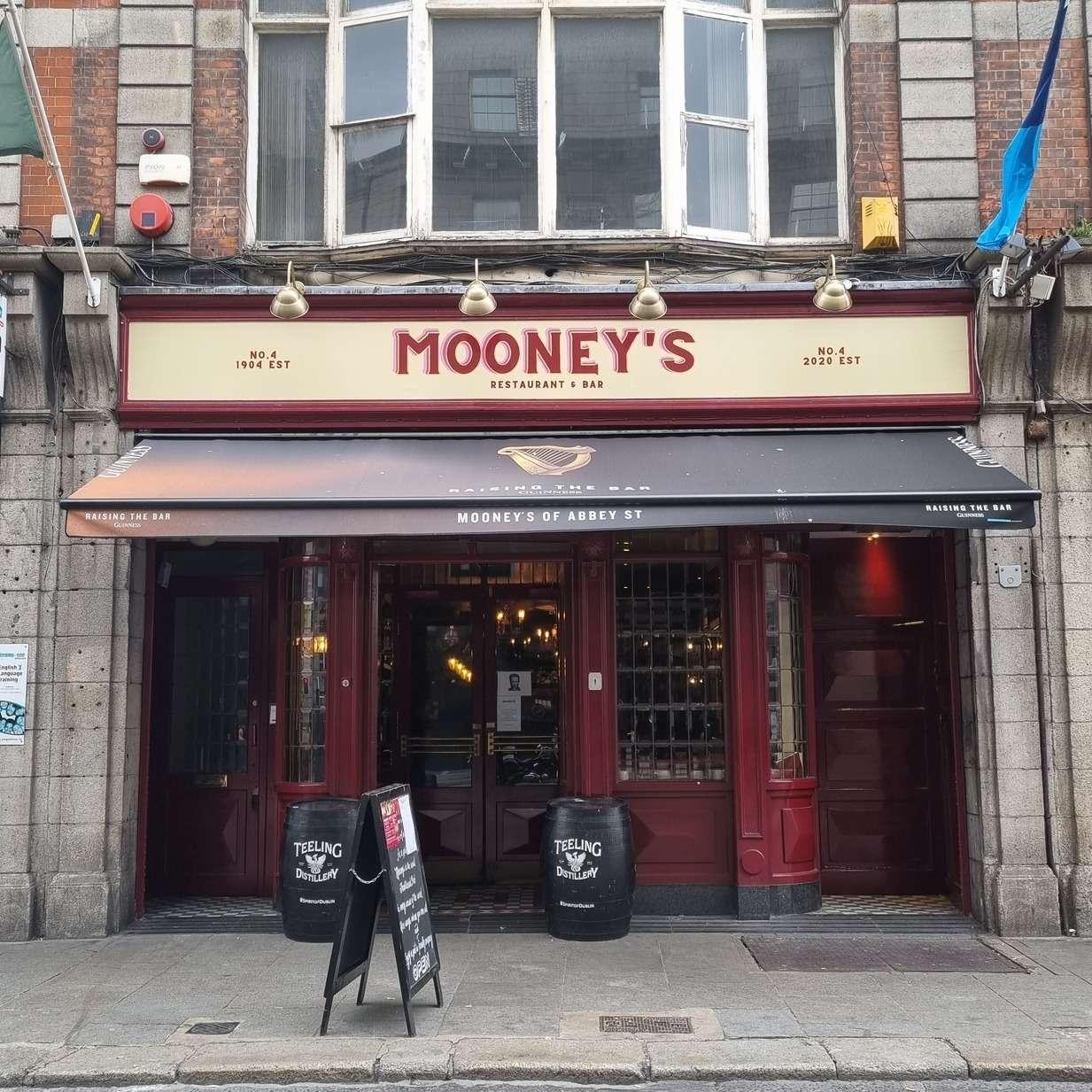 Mooney's Bar and Restaurant - Dublin Town